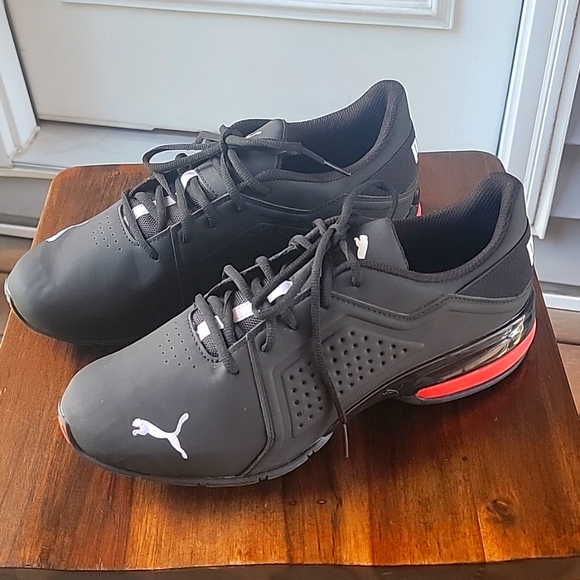 Puma | Shoes | Puma Mens Viz Runner Sneaker Size 1 Blackwhite Red Heel ...